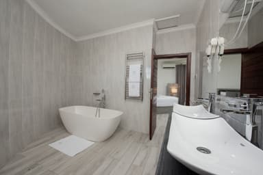 Ekhaya Luxury Resort - Lakeside Retreat in Mangochi