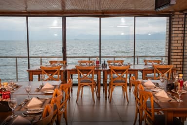 Ekhaya Luxury Resort - Lakeside Retreat in Mangochi